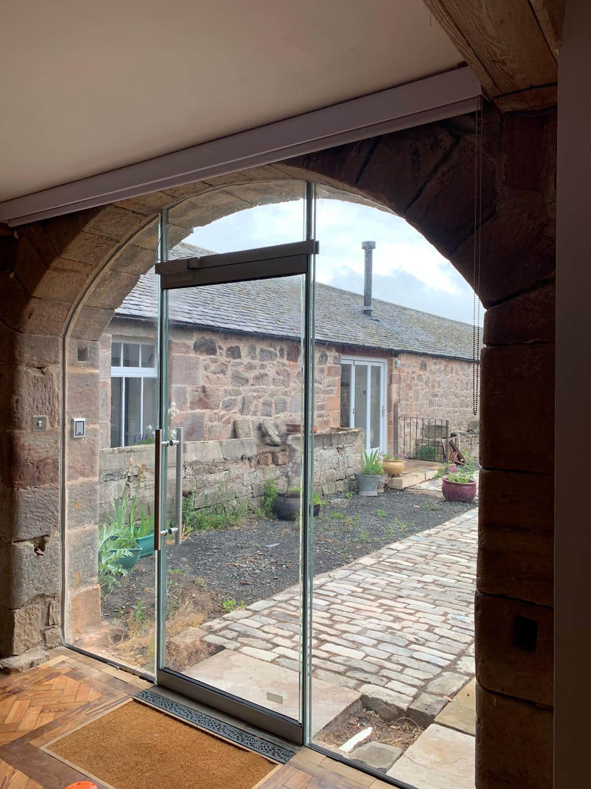 Frameless front door | FGC